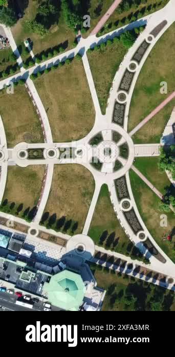 Round shaped trees Stock Videos & Footage - HD and 4K Video Clips - Alamy