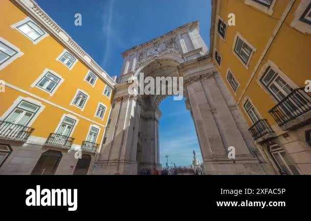 Statue on facade arco Stock Videos & Footage - HD and 4K Video Clips ...