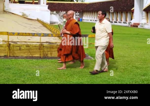Phra that luang Stock Videos & Footage - HD and 4K Video Clips - Alamy