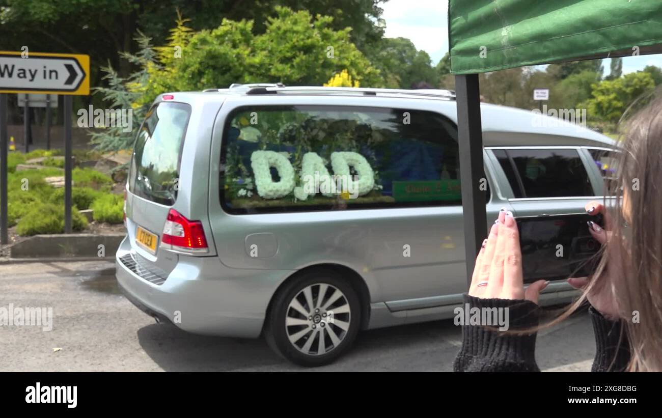 Rob Burrow's funeral cortege arrives at Pontefract Crematorium - HD ...