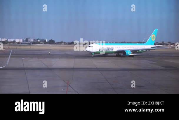 Airline horizontal Stock Videos & Footage - HD and 4K Video Clips - Alamy