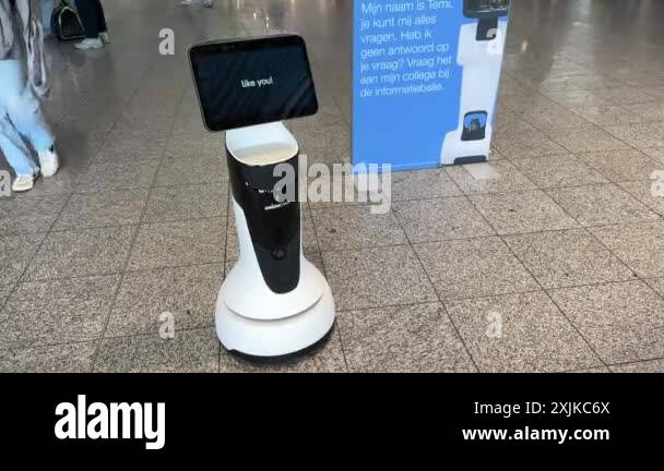 Airport robot Stock Videos & Footage - HD and 4K Video Clips - Alamy