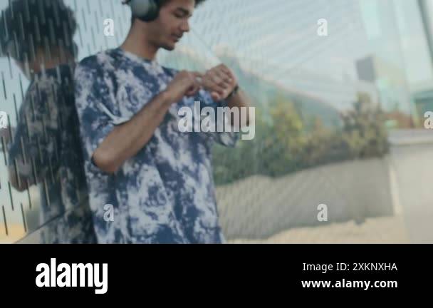 Zoom app man Stock Videos & Footage - HD and 4K Video Clips - Alamy