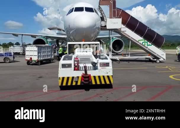 Airplane ground support Stock Videos & Footage - HD and 4K Video Clips ...