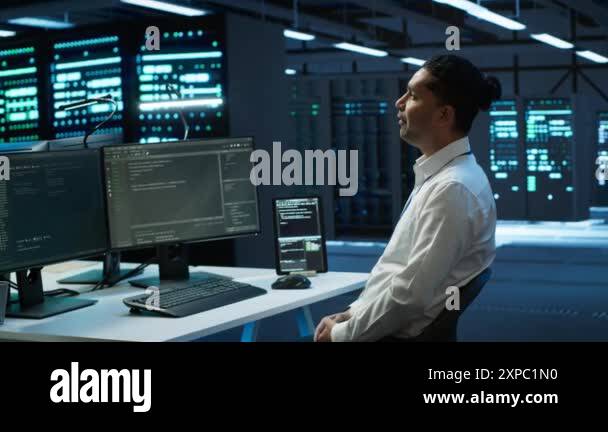 Admin In Data Center Using Augmented Reality Technology To Ensure System Can Handle Networking