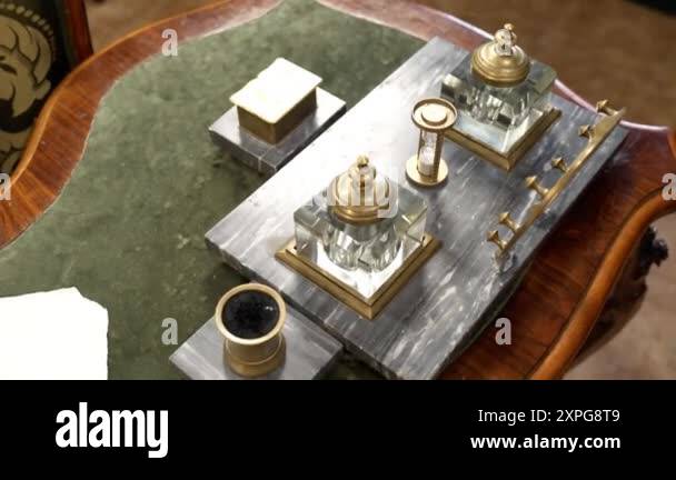 Hourglass holder Stock Videos & Footage - HD and 4K Video Clips - Alamy