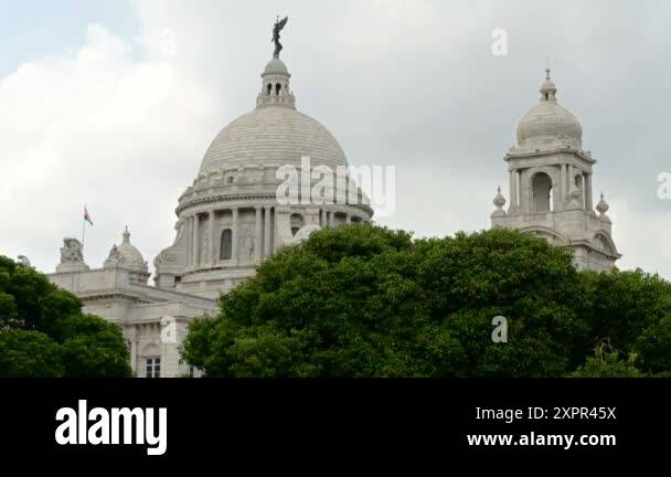 Victoria Memorial, large marble monument on the Maidan in Central ...