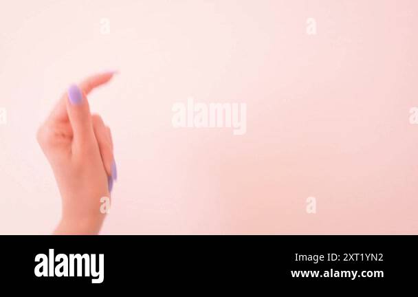 A video of a snapping fingers gesture, where the hand disappears ...