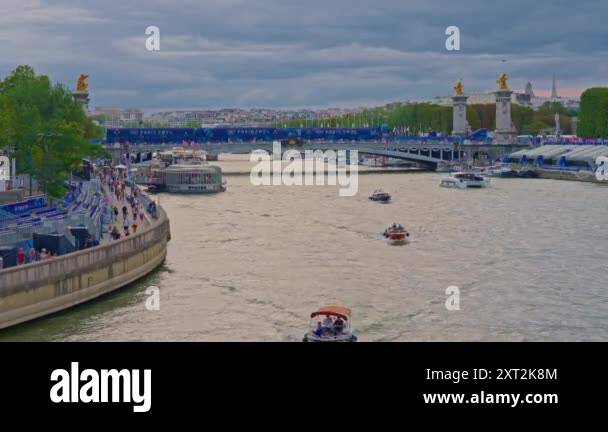 Decorating the Alexander Bridge in Paris with Olympic symbols and the ...