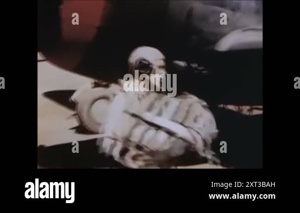 1944 - US Army Air Force pilots get into their P-47 Thunderbolts with ...