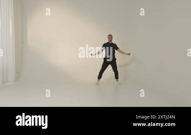 Expressive movements Stock Videos & Footage - HD and 4K Video Clips - Alamy