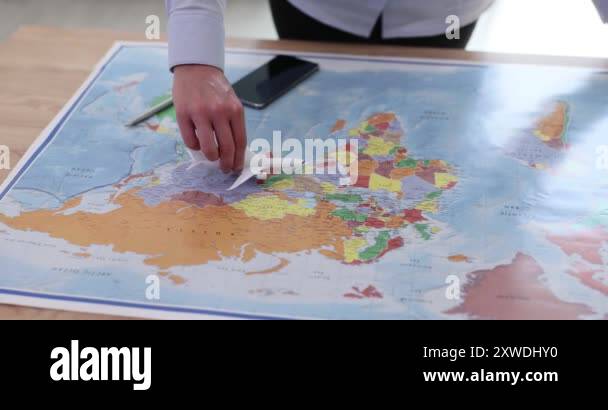 Passenger plane world map Stock Videos & Footage - HD and 4K Video ...