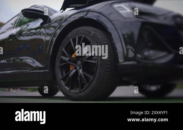 Aerodynamic wheels Stock Videos & Footage - HD and 4K Video Clips - Alamy