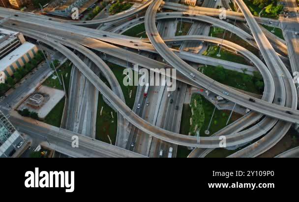 Transport moving by the roads and highways in the Chicago interchange ...