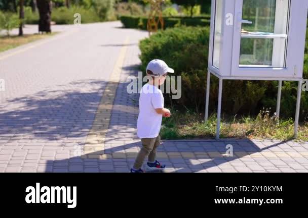 White boy looking up Stock Videos & Footage - HD and 4K Video Clips - Alamy