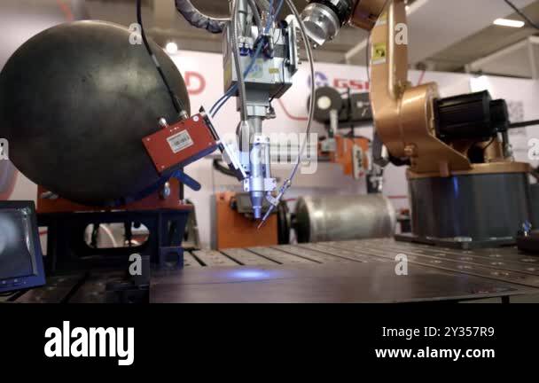 Manufacturing dynamics Stock Videos & Footage - HD and 4K Video Clips - Alamy