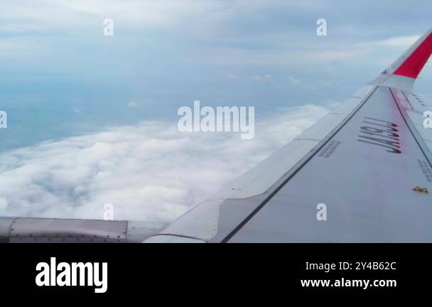 Wing of an aircraft Stock Videos & Footage - HD and 4K Video Clips - Alamy