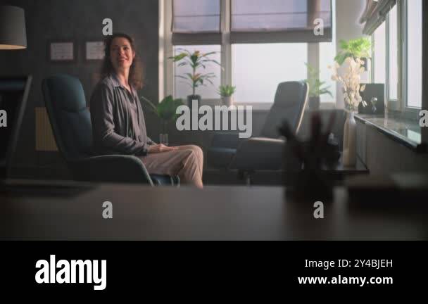 Female psychotherapist meets young patient with mental illness, starts ...