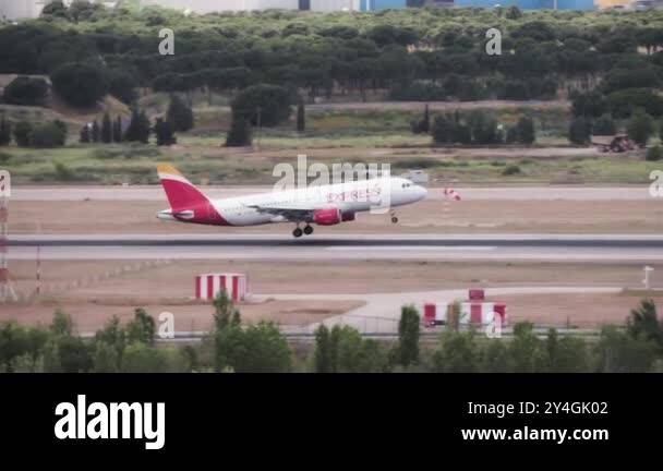 Airbus a320 spanish airline Stock Videos & Footage - HD and 4K Video ...