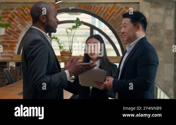 Men ignore Stock Videos & Footage - HD and 4K Video Clips - Alamy