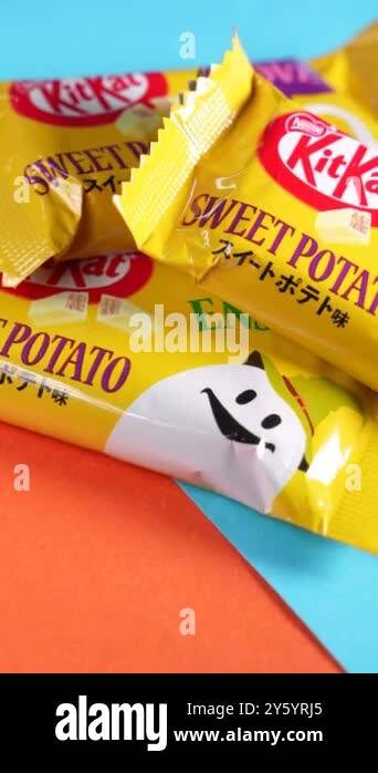 Nestlé kit kat chocolate Stock Videos & Footage - HD and 4K Video Clips ...