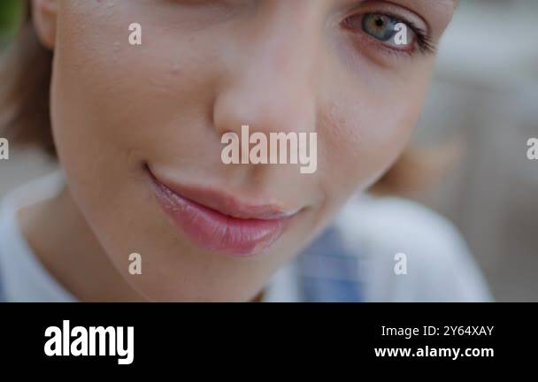 Attractive woman face looking camera with cheerful carefree smile ...