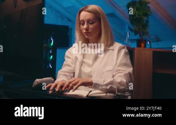 Woman late for work Stock Videos & Footage - HD and 4K Video Clips - Alamy