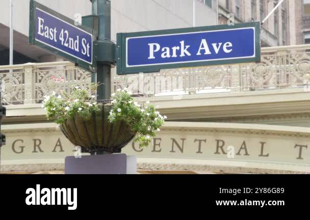 New York City Grand Central Terminal, 42 street, Park Avenue, Pershing Square bridge ...