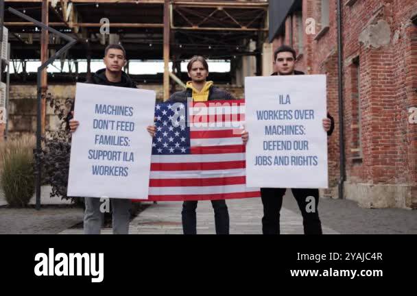 Dock worker strike Stock Videos & Footage - HD and 4K Video Clips - Alamy
