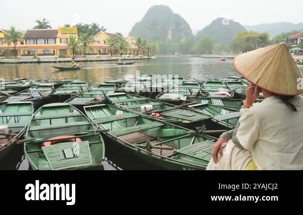 Ninh binh, Vietnam - 15th march, 2024: tourist woman wear traditional ...
