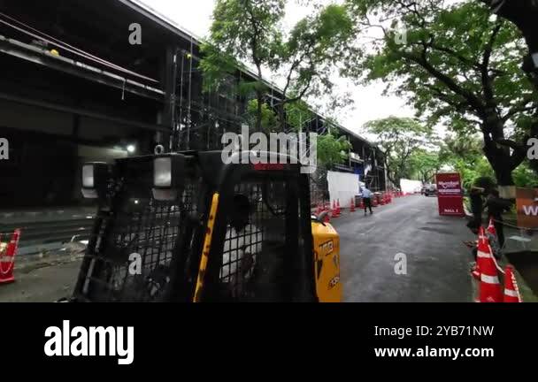 Bombay Exhibition Centre, Mumbai, 27 September 2024. New exhibition hall being built at the ...
