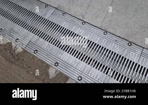 expansion metal coupling, roof or bridge structure for secure ...