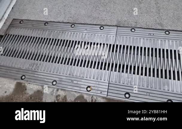 expansion metal coupling, roof or bridge structure for secure ...