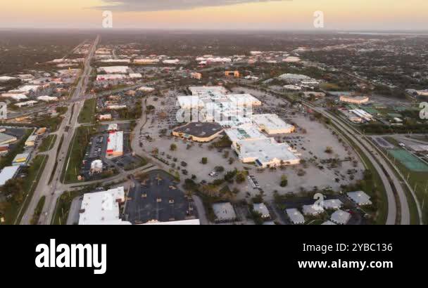 Strip plaza Stock Videos & Footage - HD and 4K Video Clips - Alamy