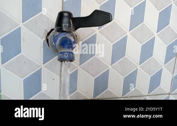 tap water flows fast, Tap water (Dutch: ledingwater) or tap water ...