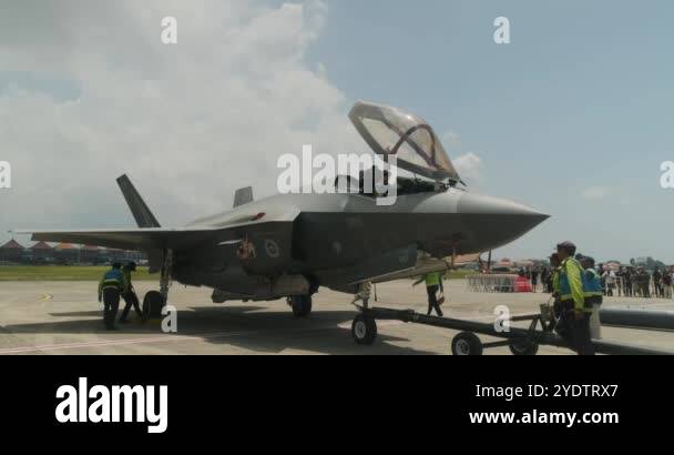 Close-up of a large military fighter aircraft on display at an airport ...