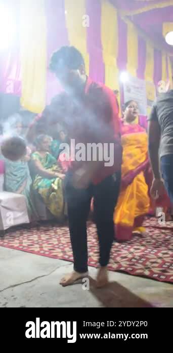 Durga puja dance Stock Videos & Footage - HD and 4K Video Clips - Alamy