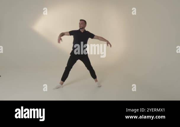 Artistic pose Stock Videos & Footage - HD and 4K Video Clips - Alamy