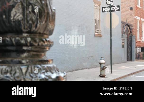 New York City oneway crossroad, Minetta street intersection one way ...
