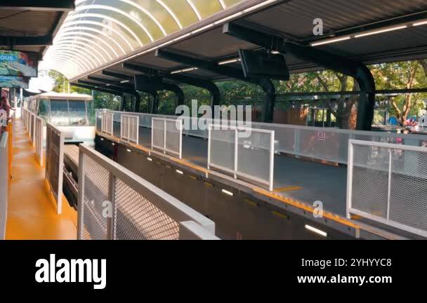 Seattle Washington 10.09.2024 Seattle Center Monorail, Modern monorail ...