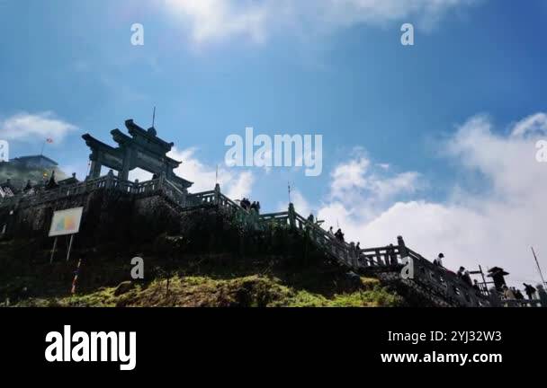 Sun world Fansipan Legend, a misty morning view of Fansipan Peak ...