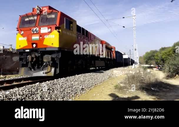 Oncoming locomotive Stock Videos & Footage - HD and 4K Video Clips - Alamy