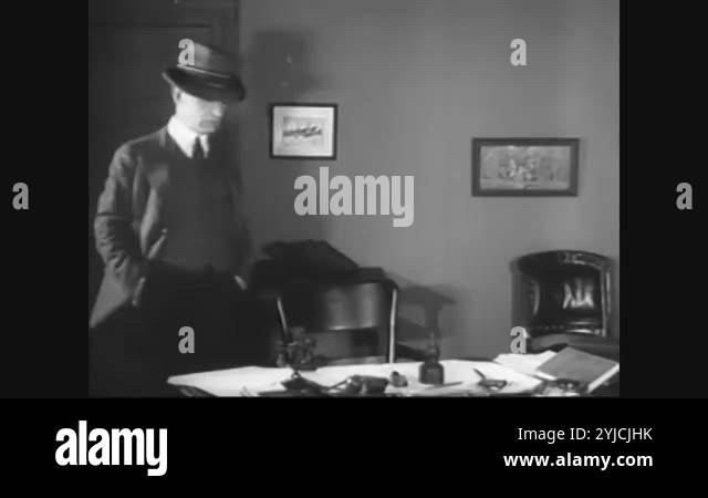 USA - 1926 - In this silent film, the cartoon characters Koko the Clown ...