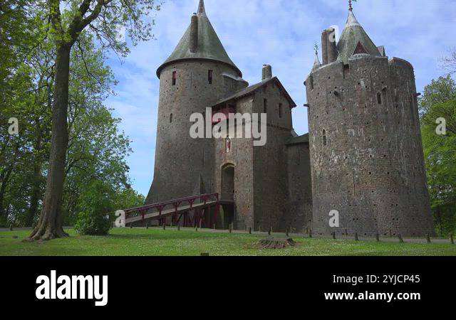 Classic castle Stock Videos & Footage - HD and 4K Video Clips - Alamy