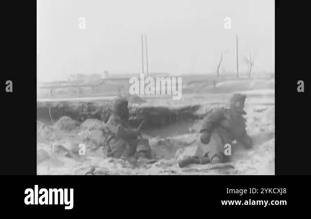 KOREA - 1950 - US soldiers move through battlefield in Anyang during ...