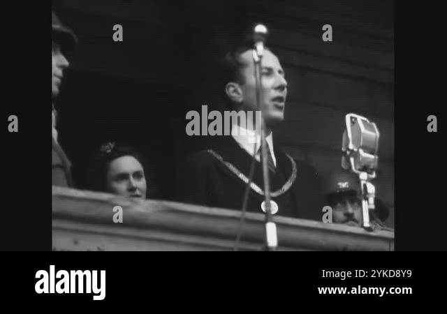 MAASTRICHT - 1945 - Lieutenant General William Simpson, Major General ...