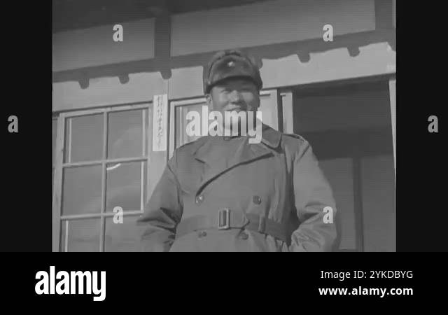KOREA - 1951 - Korean and US soldiers get off boats and arrive to ...