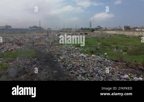 Ghana, Accra, 10,18,24 AGBOGBLOSHIE people live in slum largest ...