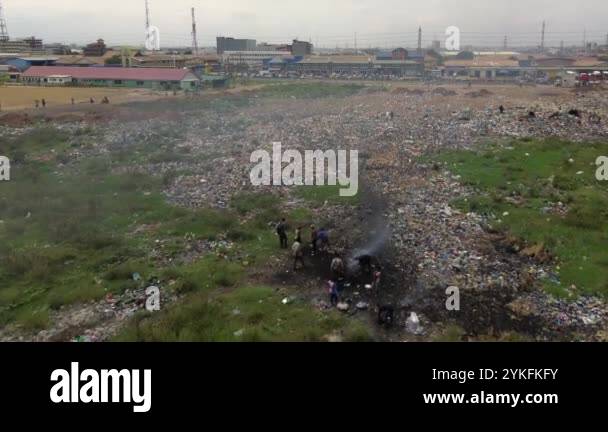 Ghana, Accra, 10,18,24 AGBOGBLOSHIE people live in slum largest ...