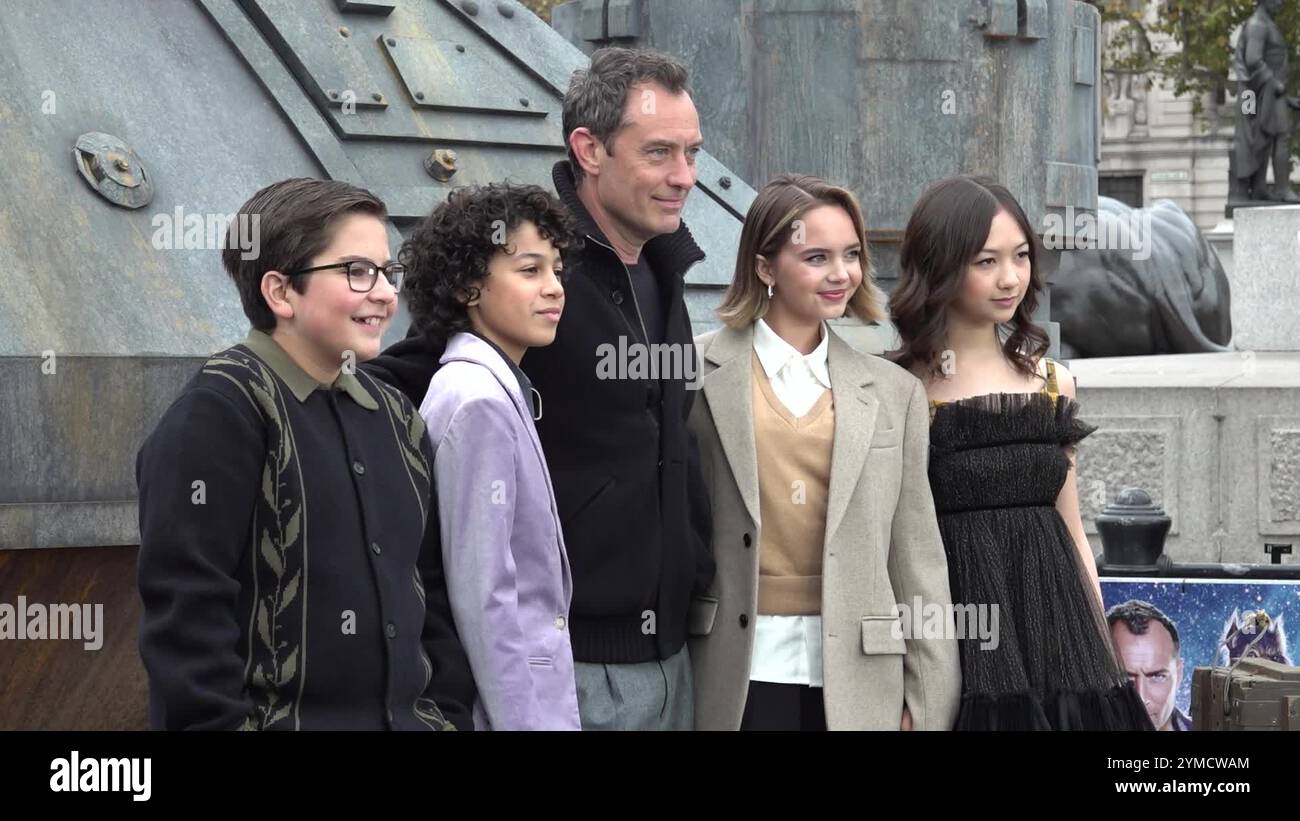 Star wars red carpet Stock Videos & Footage - HD and 4K Video Clips - Alamy